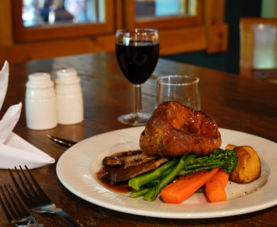 Book Evening Dinner | Lakeside Restaurant Otley | Chevin Hotel